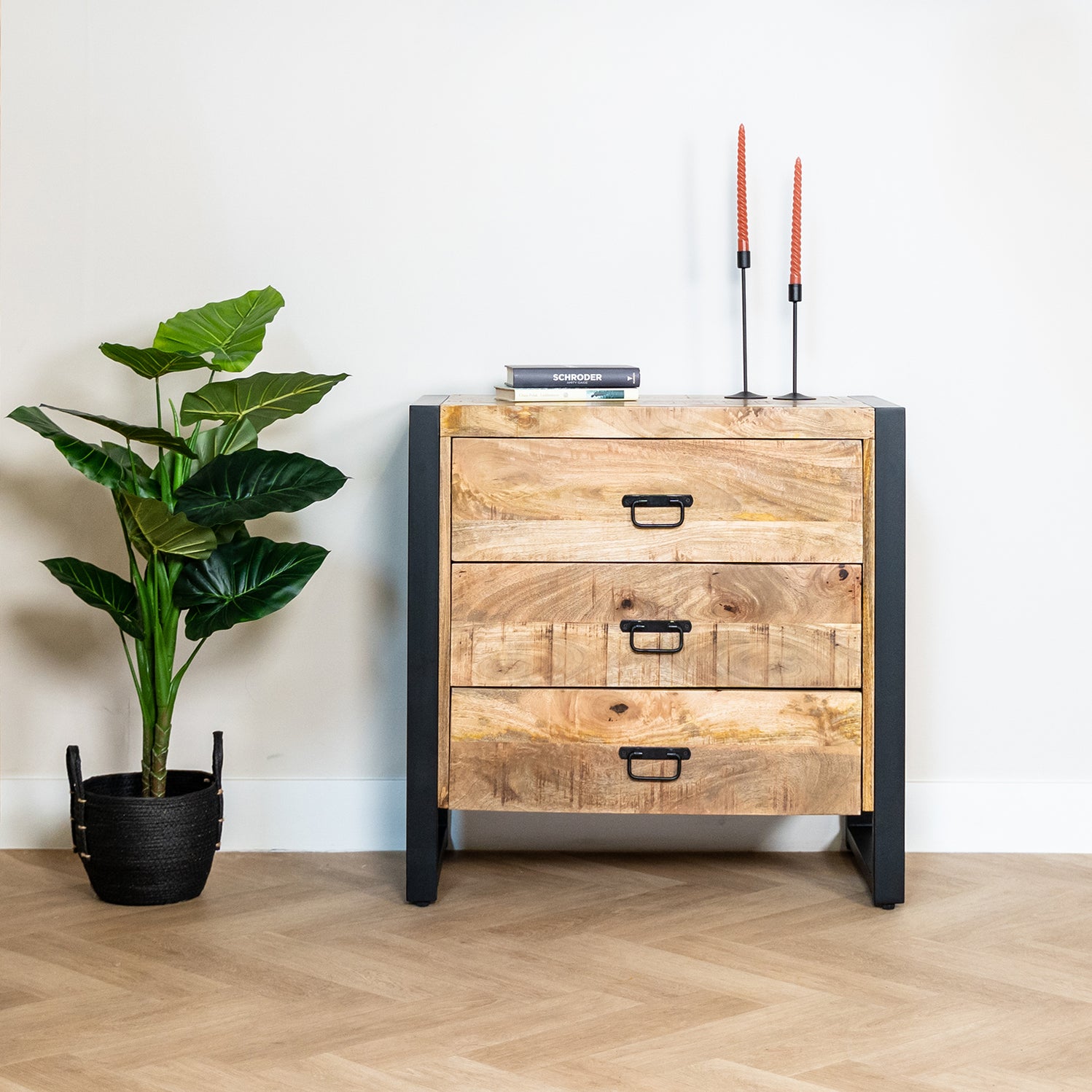 Ladekast Britt | Gesloten | #1 in Ladekasten | Meubelbaas — MeubelBaas