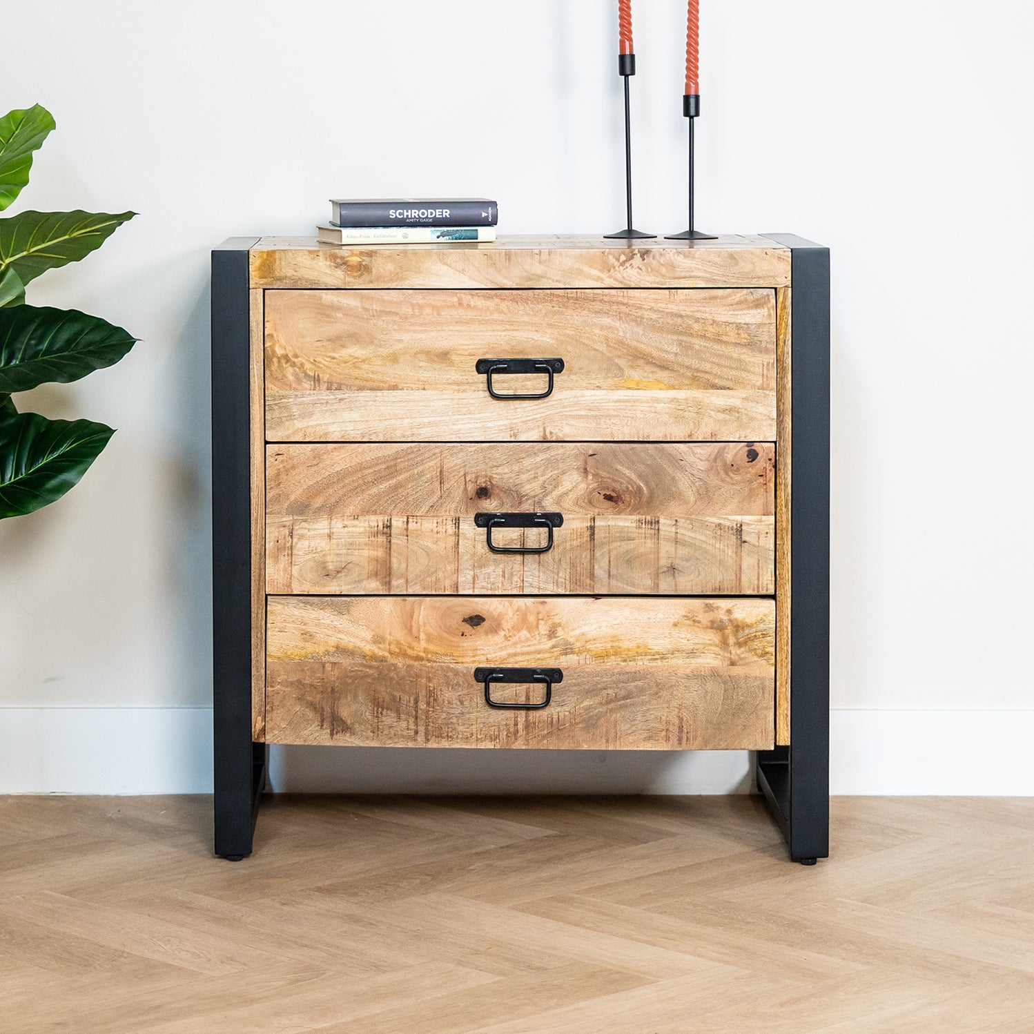 Ladekast Britt | Gesloten | #1 in Ladekasten | Meubelbaas — MeubelBaas