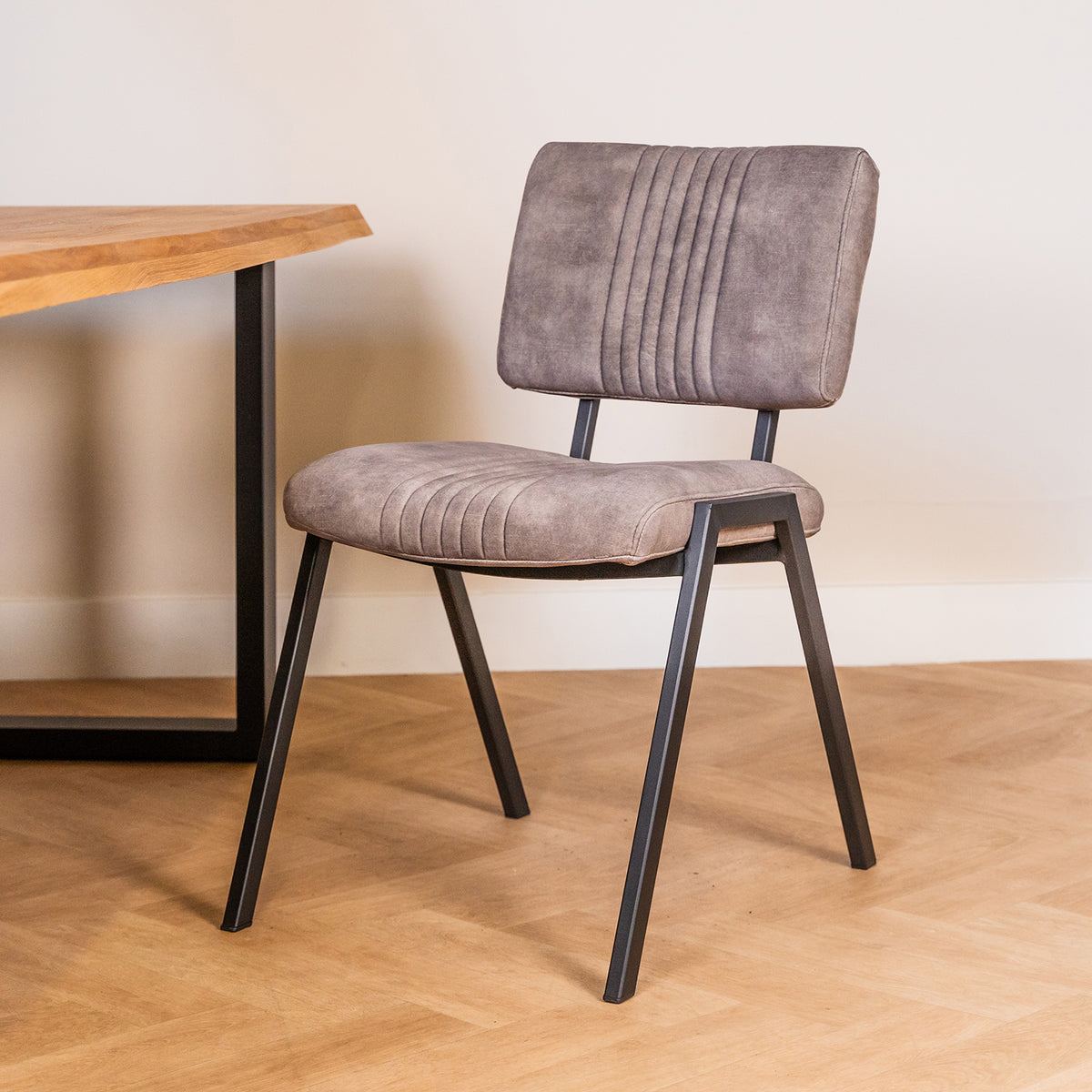 Eetkamerstoel Savio | #1 in Eetkamerstoelen | Goldy Clay — MeubelBaas