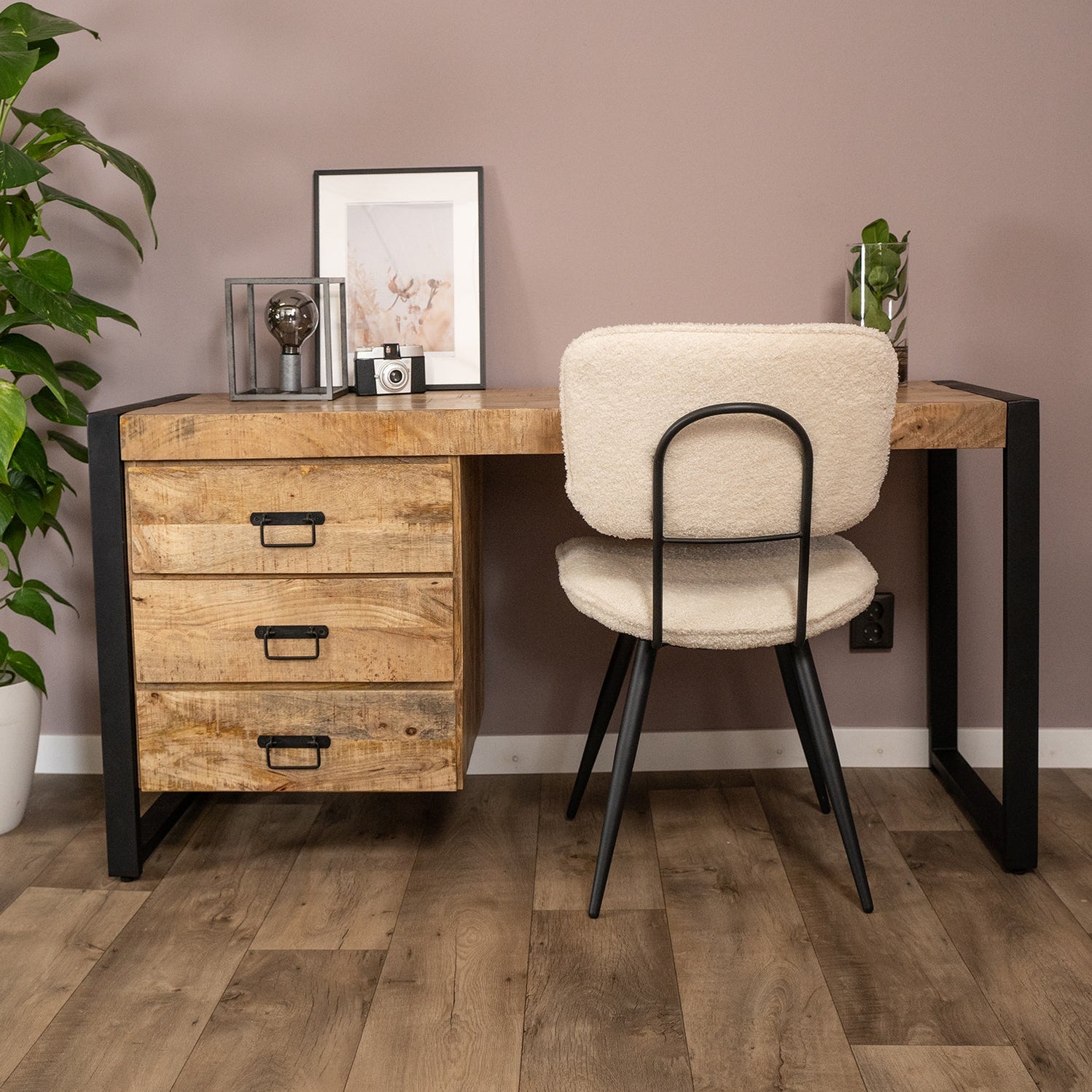 Bureau Britt | Mangohouten Bureau | Sfeervol Thuiswerken | MeubelBaas